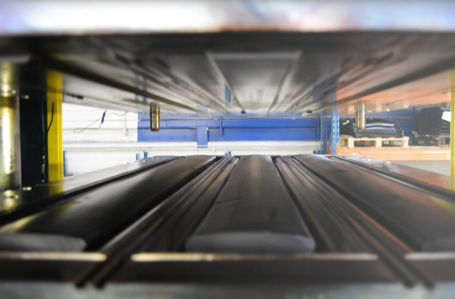 Moulage Compression-GEFICCA - SOMA